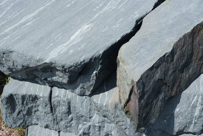 Northern Lights Nat Edge Stair Treads - Natural Crushed Rock, Interior ...