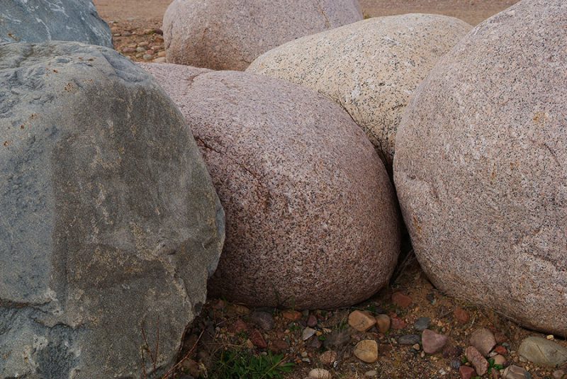 Red Mulch - Natural Crushed Rock, Interior/Exterior Decorative Stone ...