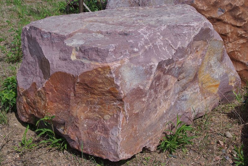 Red Mulch - Natural Crushed Rock, Interior/Exterior Decorative Stone ...